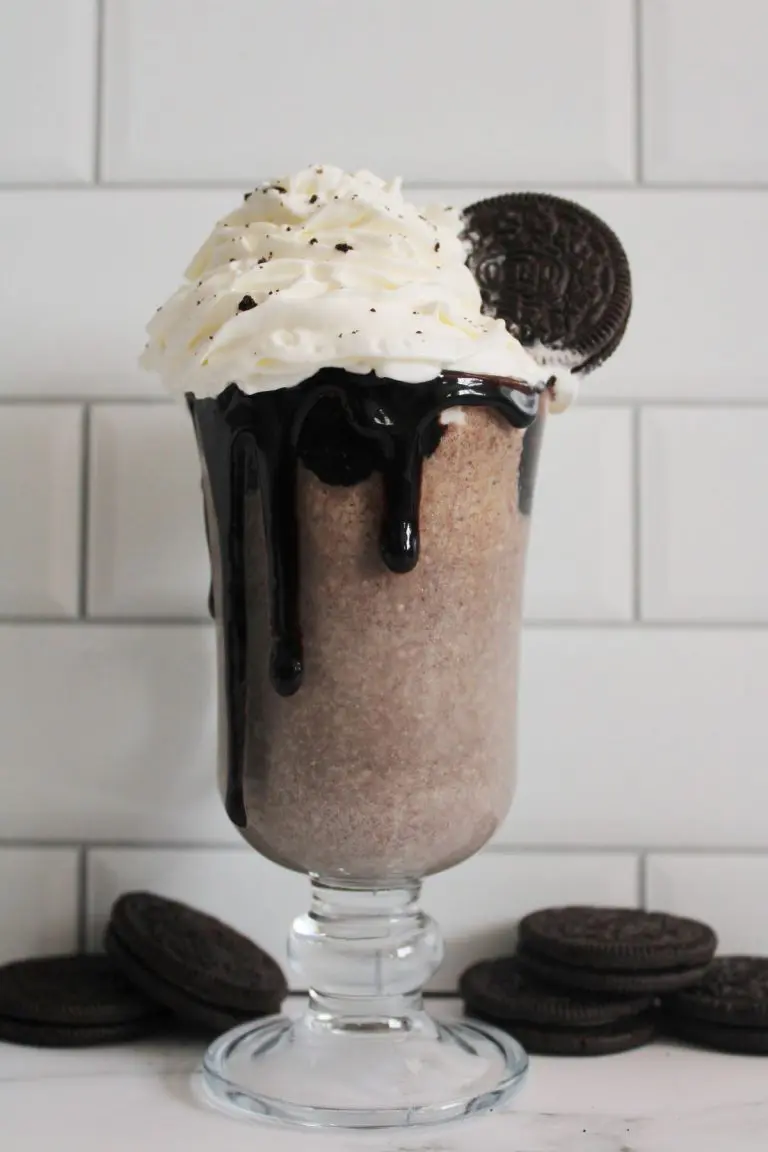 Oreo Milkshake - The Six Figure Dish